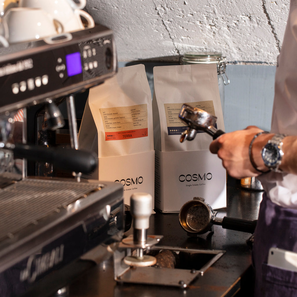 Kaffee für Gastronomie, Handel und Büros: Wholesale und B2B | Cosmo Coffee
